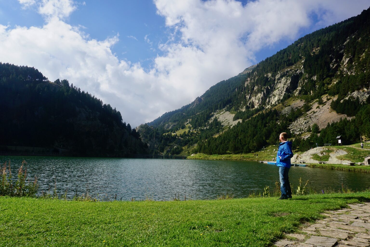 PICK UP - significados y ejemplos del phrasal verb en inglés